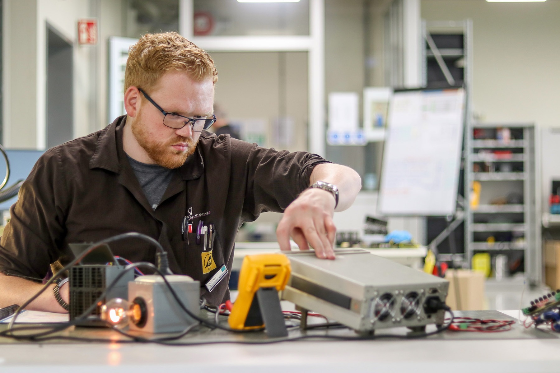 Circular label for JC-Electronics | JC-Electronics